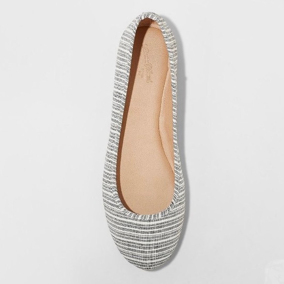 Universal Thread | Shoes | Universal Thread Bluewhite Ballet Flats Nwt | Poshmark